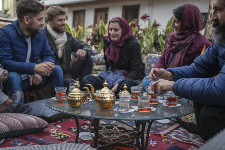 Tea in Turkey: Culture and the Unique Flavor of Çay | Alveus